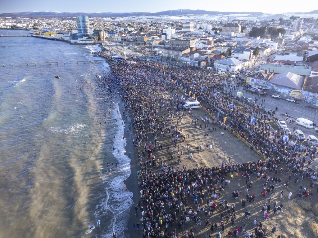 Patagonia ChileChapuzón del Estrecho 2025: un ritual que nos conecta ...